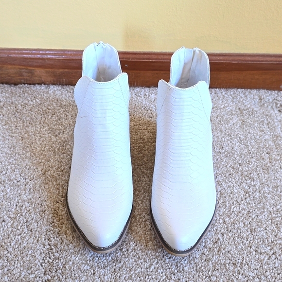 Pierre Dumas | Shoes | Pierre Dumas Boots | Poshmark